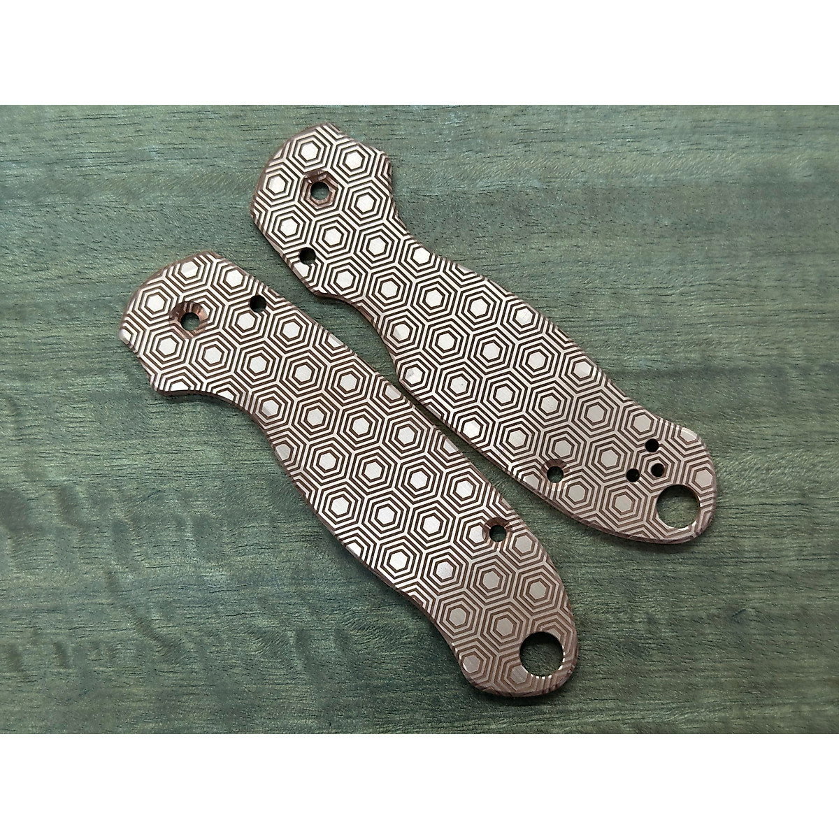 HONEYCOMB engraved Copper Scales for Spyderco Para 3