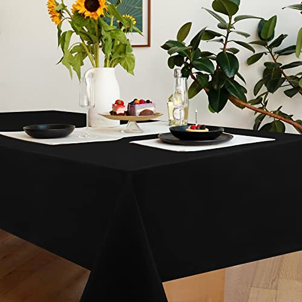 Dekoresyon 2 Pack Rectangle Tablecloth 60 x 102 Inch, Stain and Wrinkle Resistant Washable Polyester Table Cloth, Decorative Table Cover for Dining Table, Parties and Wedding, Black