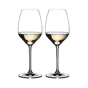 Riedel Extreme Riesling Wine Glass Set of 4( 2-Pack, Clear) with Large Microfiber Polishing Cloth and Wine Pourer Bundle (4 Items)