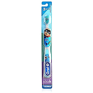 Oral-B Battery Powered Kids Manual Toothbrush, Finding Dory Characters, for Children and Toddlers 3+, Extra Soft Bristles - Pack of 6 (Characters and Colors Vary)