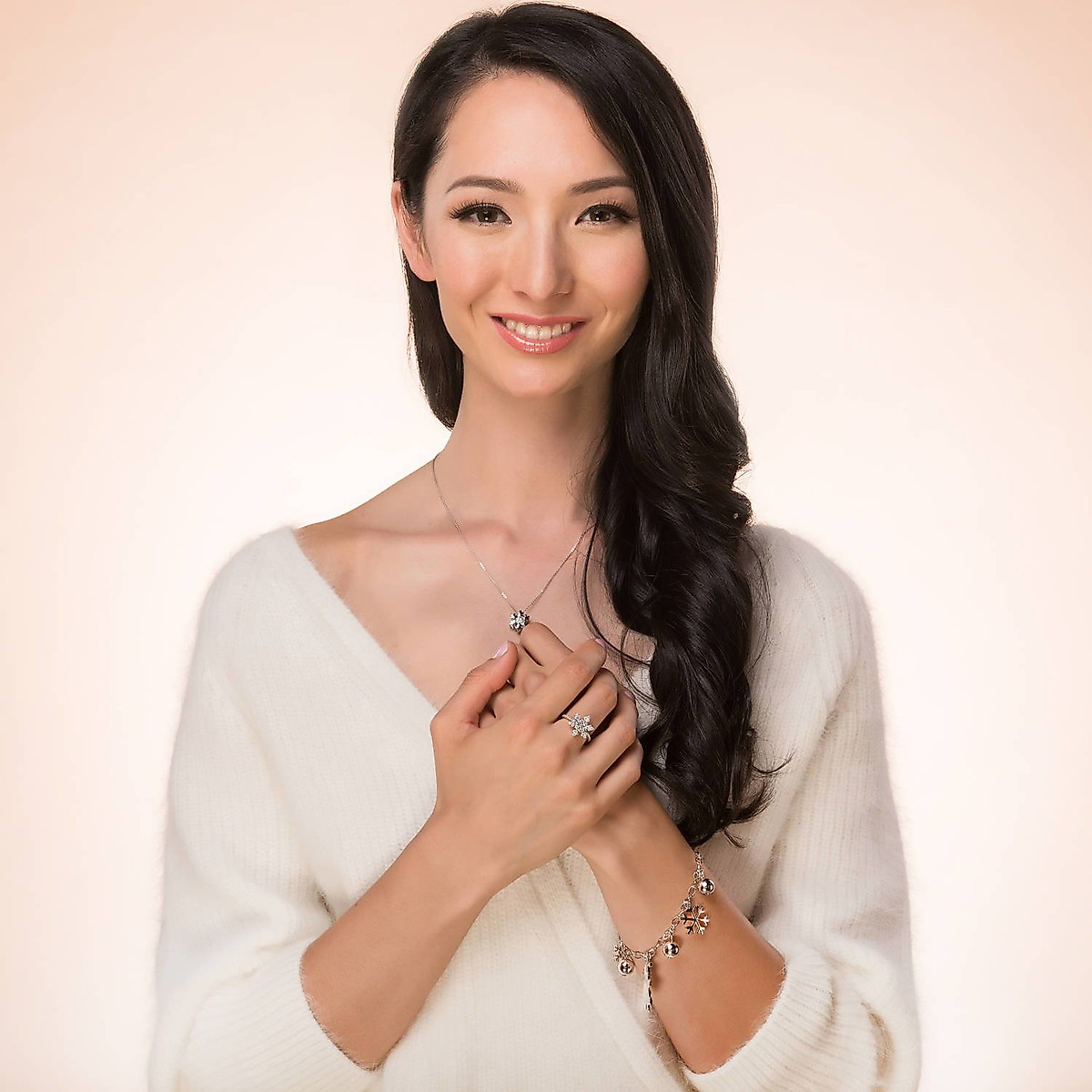 BERRICLE Sterling Silver Snowflake Cubic Zirconia CZ Fashion Ring for Women, Rhodium Plated Size 6