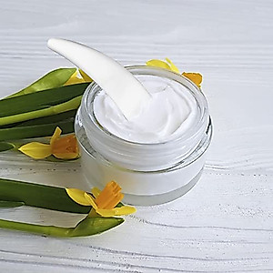 Healifty Mini Metal Cosmetic Spatulas Cream Spoon Practical Cosmetics Dig Scoop Cosmetics Spoon for Mixing and Sampling Makeup Cosmetic Beauty Tools