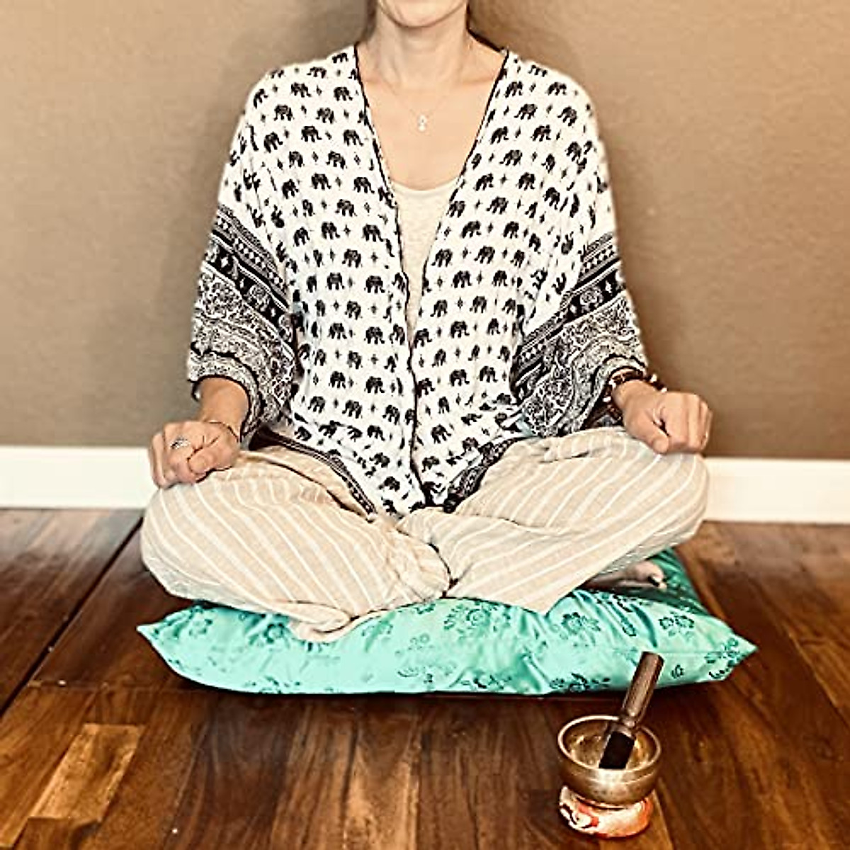 RESPEKT SAN FRANCISCO Korean Queen Meditation Cushion with Embroidery Design for Women and Men, Yoga, Sitting on Floor: 24” (Green: Throw Pillow)