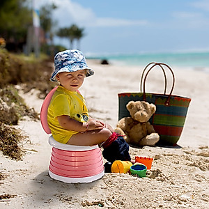 Travel potty for toddlers, Portable Potty for Toddlers Foldable Kids Training Toilet Seat for Boys Girls Baby Carry Potty Children Car Potty Chair for Camping Park with 3 rolls bag（Pink）