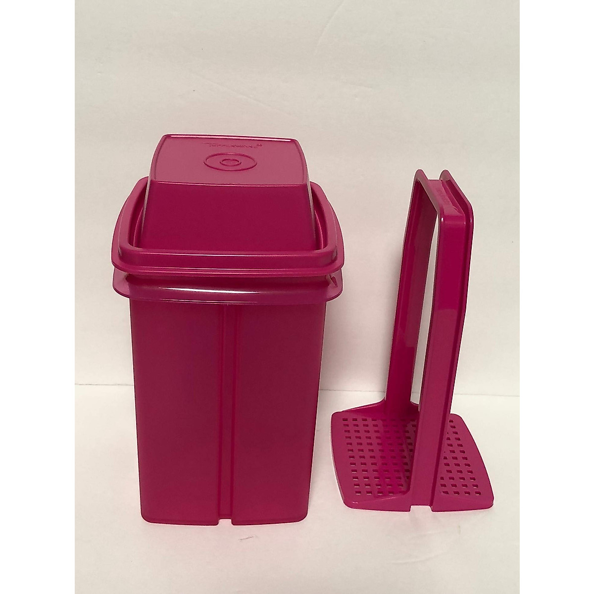 Tupperware Pick a Deli Pickles Olives Keeper Small NEW Pink 4 Cup