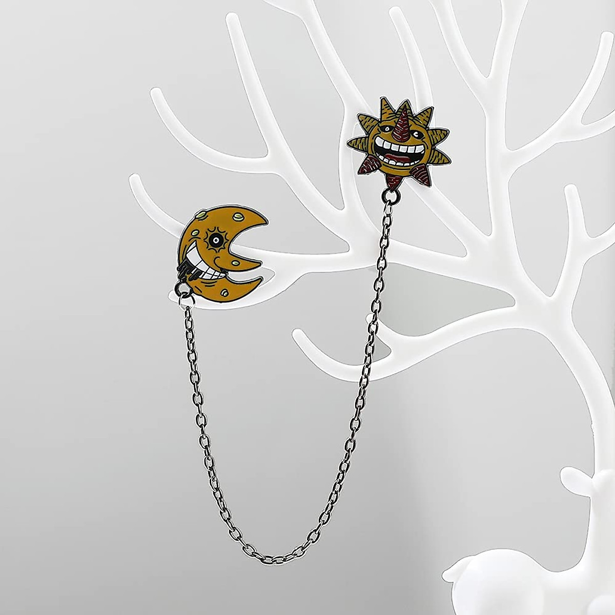 Soul Eater Anime Enamel Pins Set, Manga Cosplay Evil Sun And Moon With Black Chains Brooch Badges Lapel Pins For Backpack Collection Jewelry Accessories (Moon and Sun)