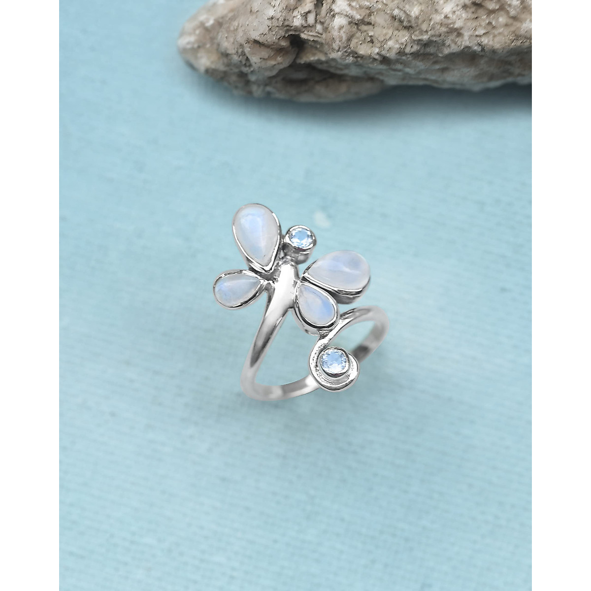 YoTreasure Moonstone & Blue Topaz Chunky Ring in .925 Sterling Silver