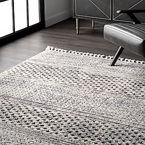 nuLOOM Lira Textured Geometric Tassel Area Rug, 4x6, Grey