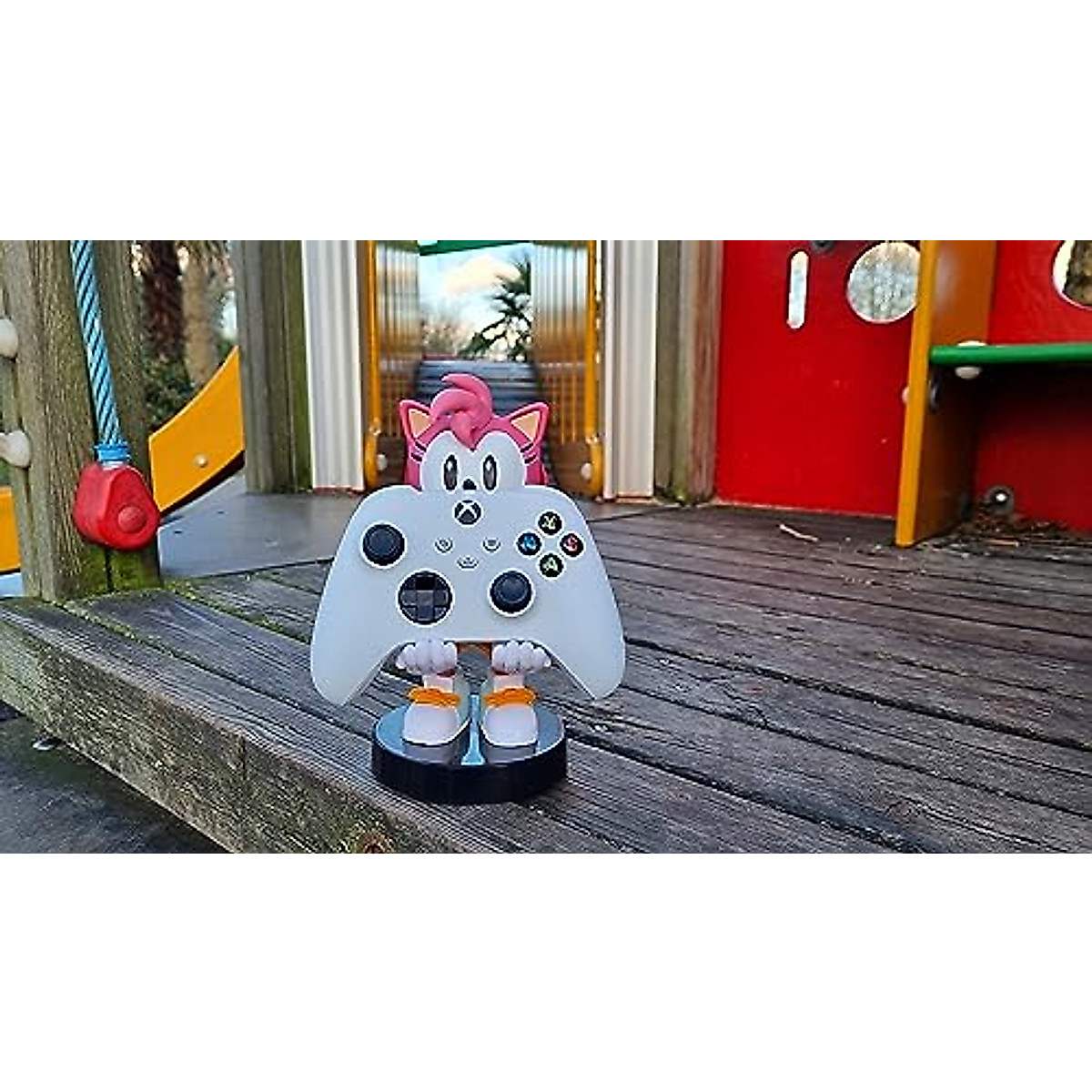 Exquisite Gaming: SEGA: Amy Rose - Original Mobile Phone & Gaming Controller Holder, Device Stand, Cable Guys, Sonic the Hedgehog Licensed Figure