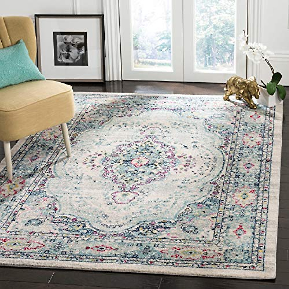 SAFAVIEH Madison Collection Area Rug - 8' x 10', Light Grey & Blue, Oriental Boho Chic Distressed Design, Non-Shedding & Easy Care, Ideal for High Traffic Areas in Living Room, Bedroom (MAD926F)