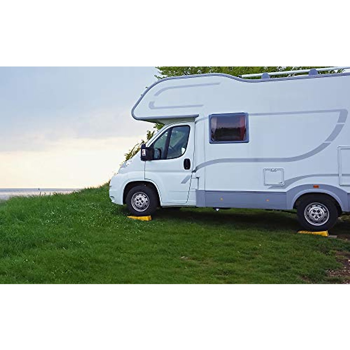 OxGord RV Leveling Ramps - Camper or Trailer Leveler/Wheel Chocks for Stabilizing Uneven Ground and Parking - Set of 2 Blocks, Yellow