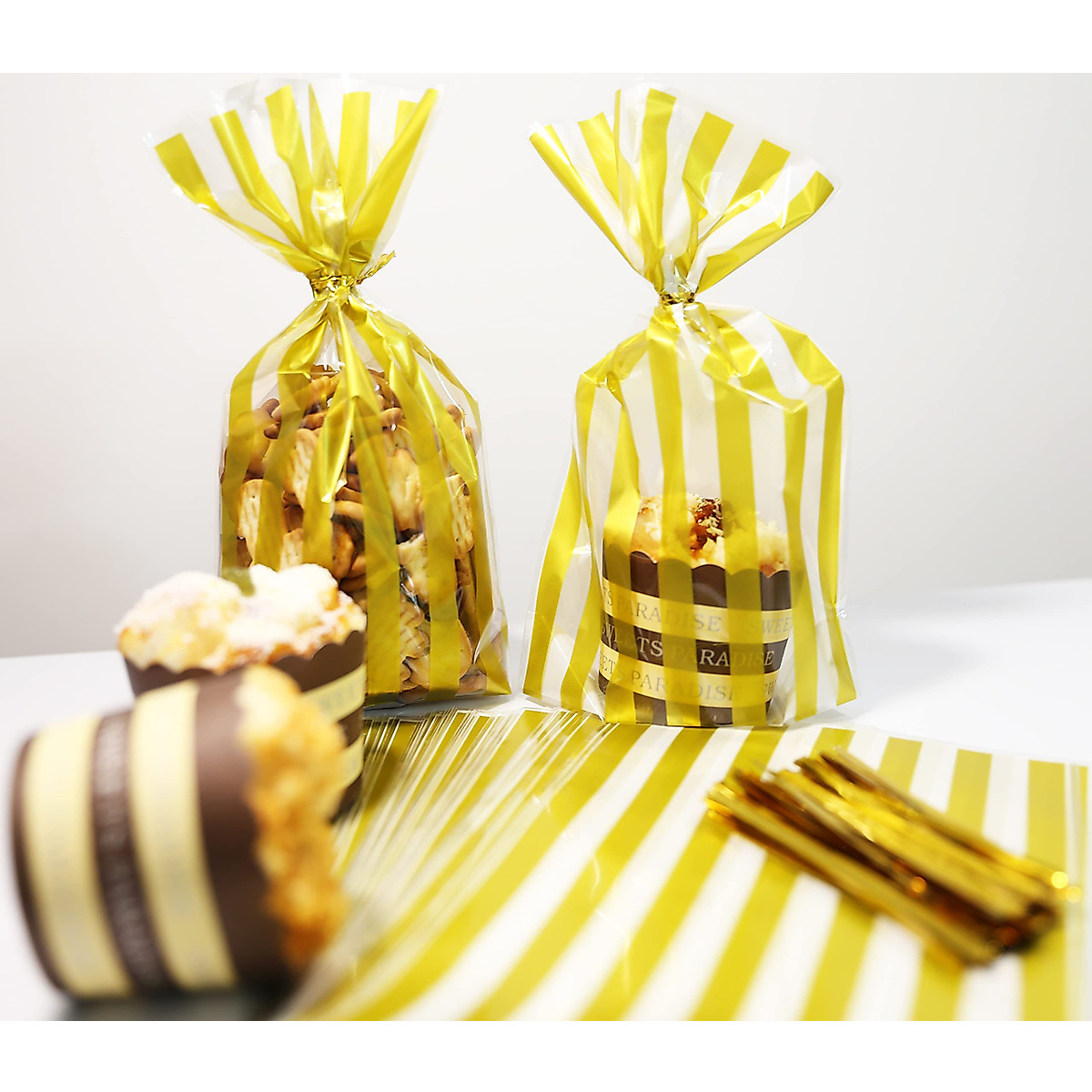HOPEMT (200 pcs)100 pcs Gold Stripes Translucent Plastic Bags/Cellophane Bags with 100 pcs Gold Twist Ties for Cookie,Cake,Chocolate,Candy,Snack Wrapping Good for Bakery Party