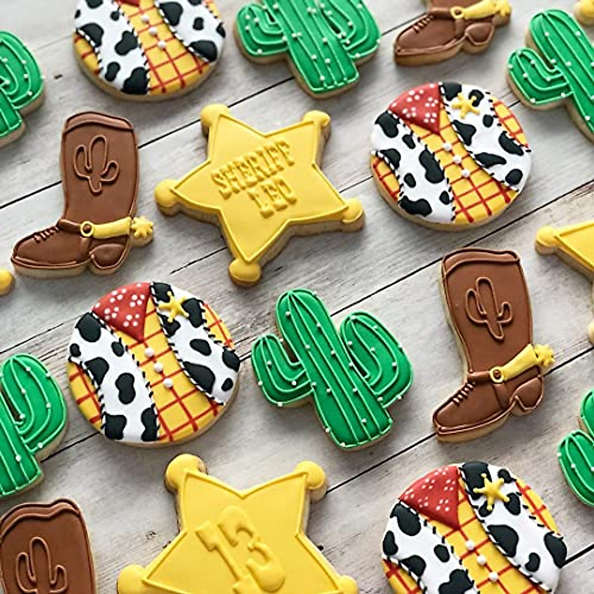 Aoerfes Western Cookie Cutters 6 Piece Texas Cutter Set, Cowboy Hat,Longhorn, Cowboy Boot,Cactus, Round Shaped Stainless Steel Molds for Party Making Muffins, Cake Fondant Biscuits,Sandwiches