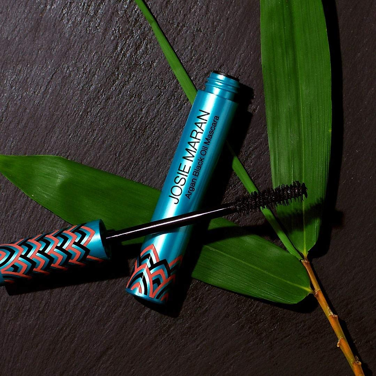 Josie Maran Argan Black Oil Mascara - Condition, Strengthen, and Volumizes with Bamboo Extract and Natural Ingredients (8ml/0.27oz)