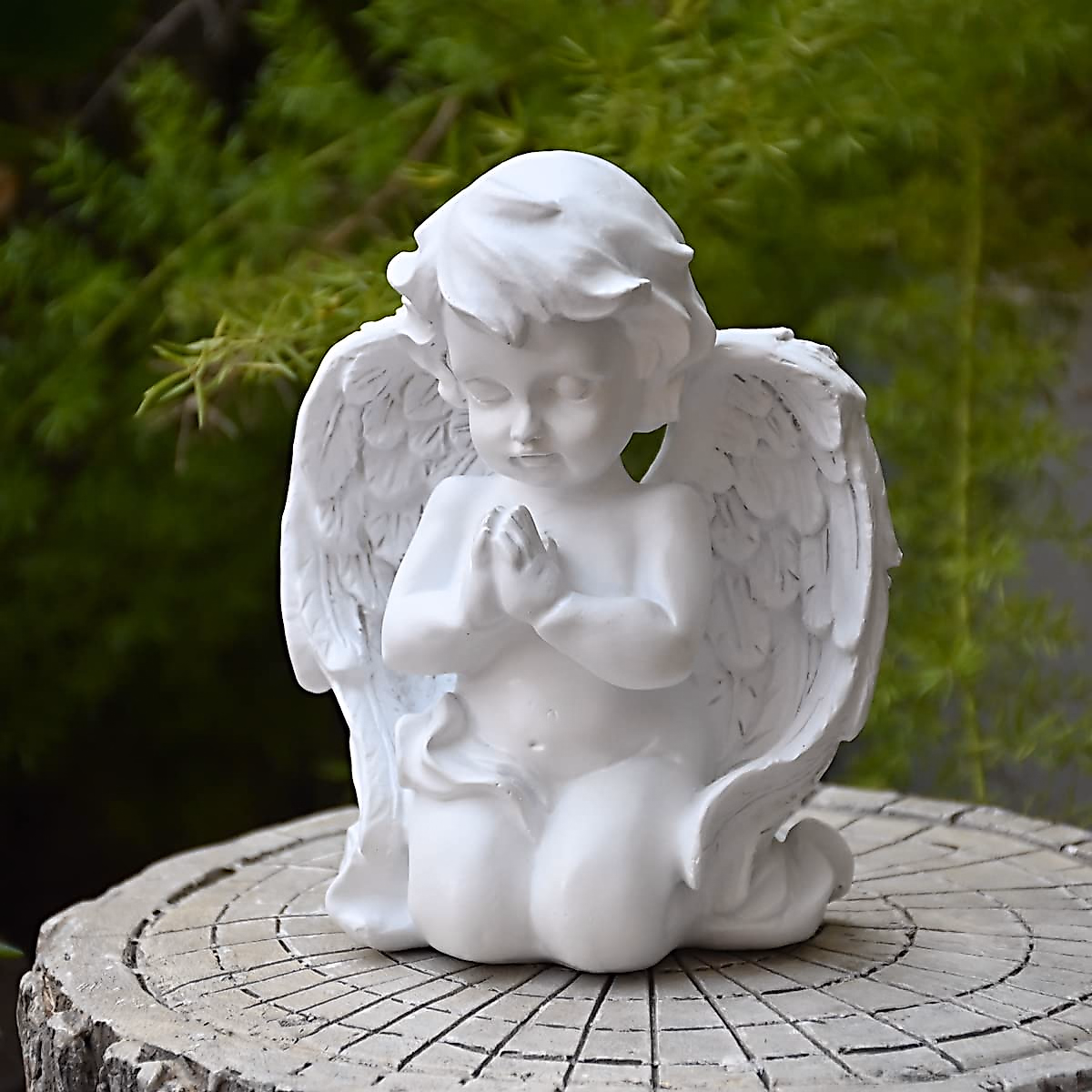 OwMell Kneeling Praying Cherubs Statue, Resin Baby Angel Figurine, Wings Angel Statue Memorial Cherub Sculpture for Home Decoration 6.3" - White