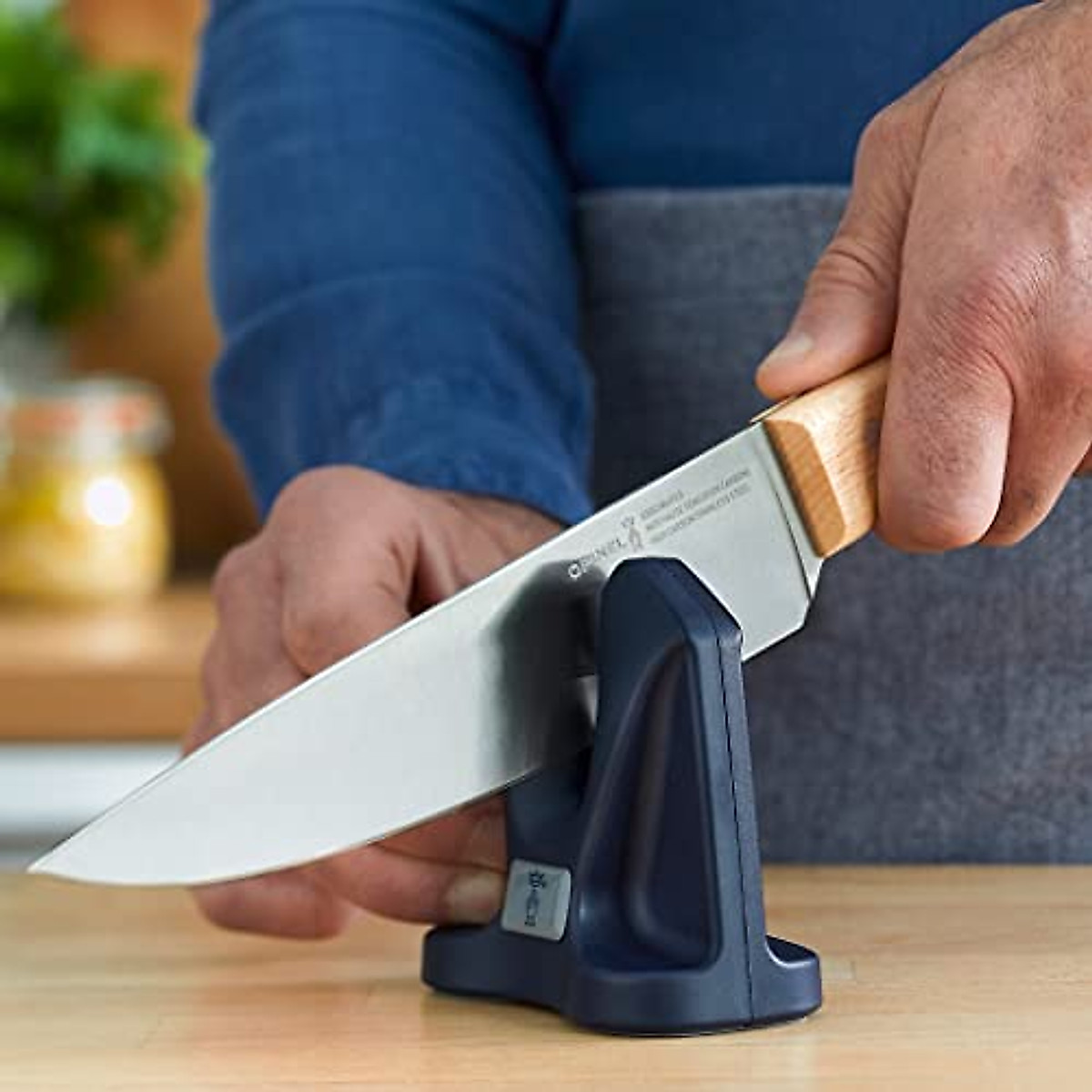 Opinel Manual Sharpener, Portable Compact Knife Maintenance and Sharpening Tool, Self Adjusting Angle, Silicone Padded Base, Blue,One Size,254562