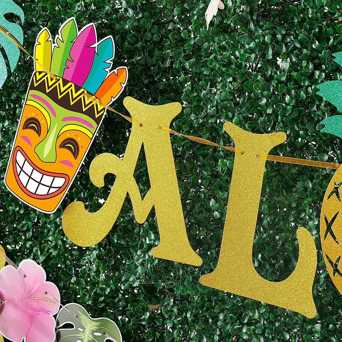 WERNNSAI Hawaiian Aloha Party Banner Decorations - Flamingo Pineapple Tiki Tropical Luau Party Supplies Favors Large Gold Glittery Aloha Sign Flag for Birthday Wedding Summer Beach Pool