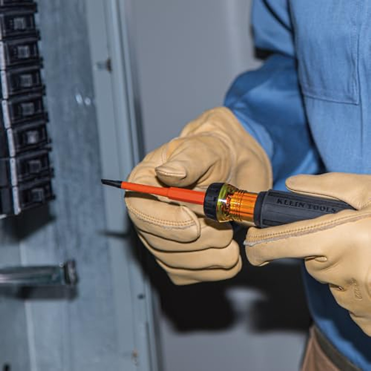 Klein Tools 32286 Insulated Screwdriver, 2-in-1 Screwdriver Set with Flip Blade, #1 Phillips and 3/16-Inch Slotted Tips, Double-Ended Blades