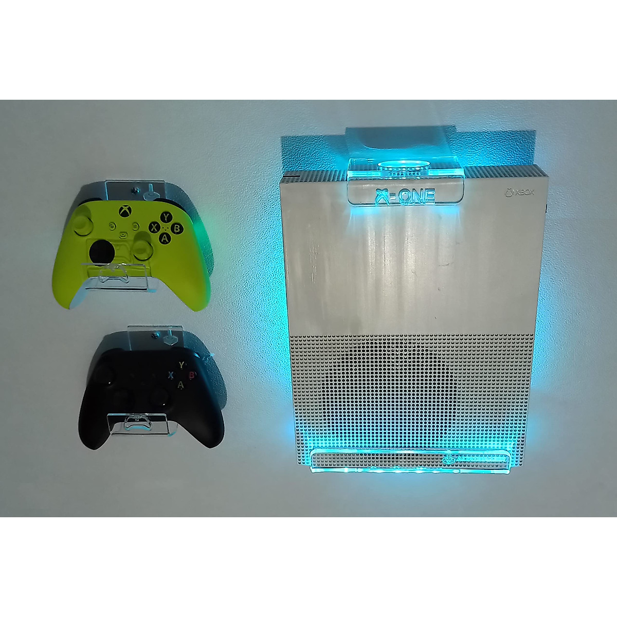 WALL MOUNT FOR XBOX ONE WITH MULTICOLOR LED LIGHTING KIT + 2 CONTROL MOUNT (one FAT (first generation))