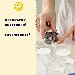 Wilton White Vanilla Decorator Preferred Fondant Pack 4.4 oz. (Packaging May Vary)