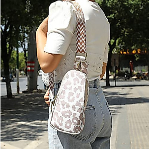 Mzjeaziany Sling Bag for Women Leopard Print Chest Bag Small Crossbody Bag PU Leather Satchel Daypack Shoulder Backpack for Traveling Hiking