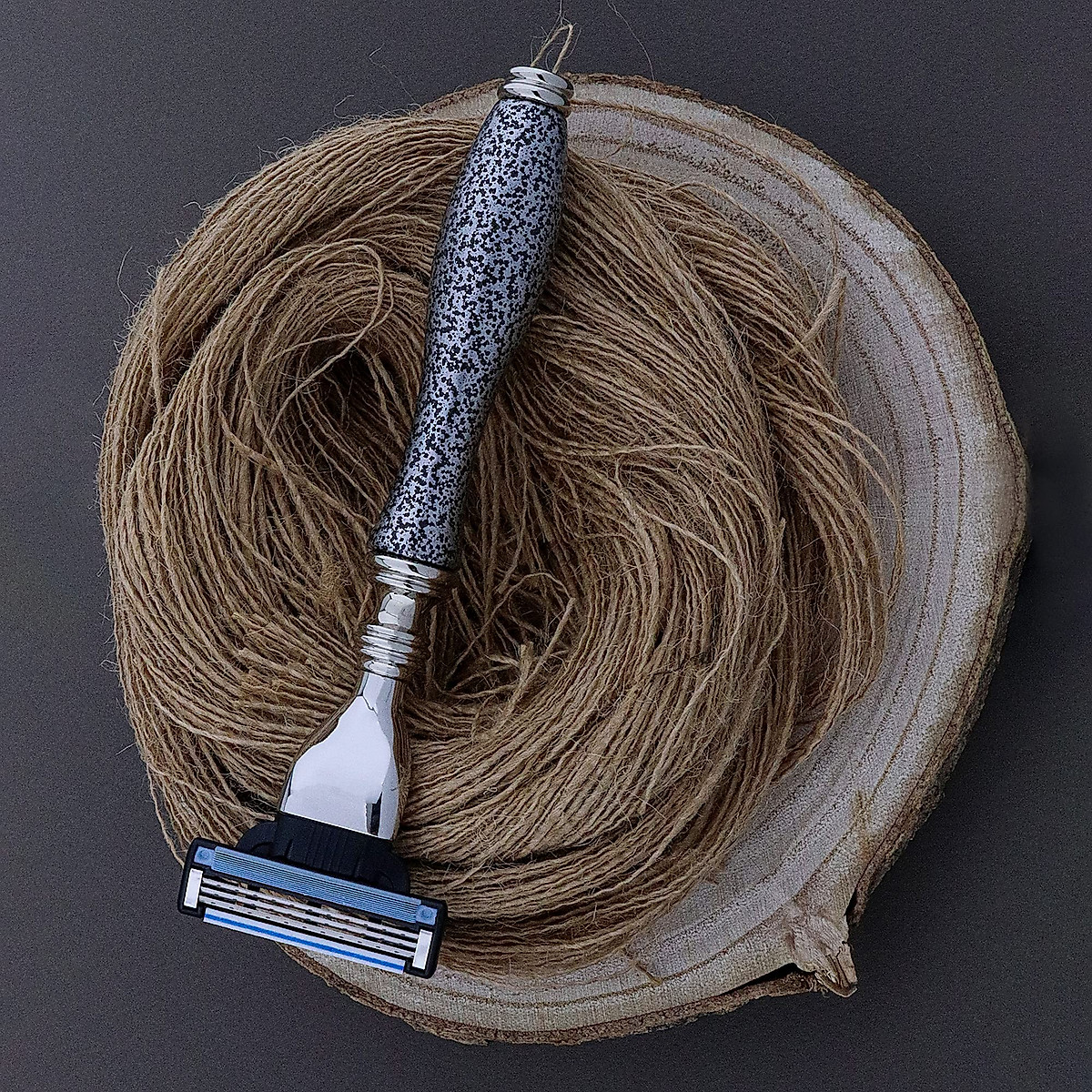 Haryali London 3 Edge Shaving Razor Handmade Silver Antique Design Handle Beard and Mustache Safety Razor For Men Perfect Shave