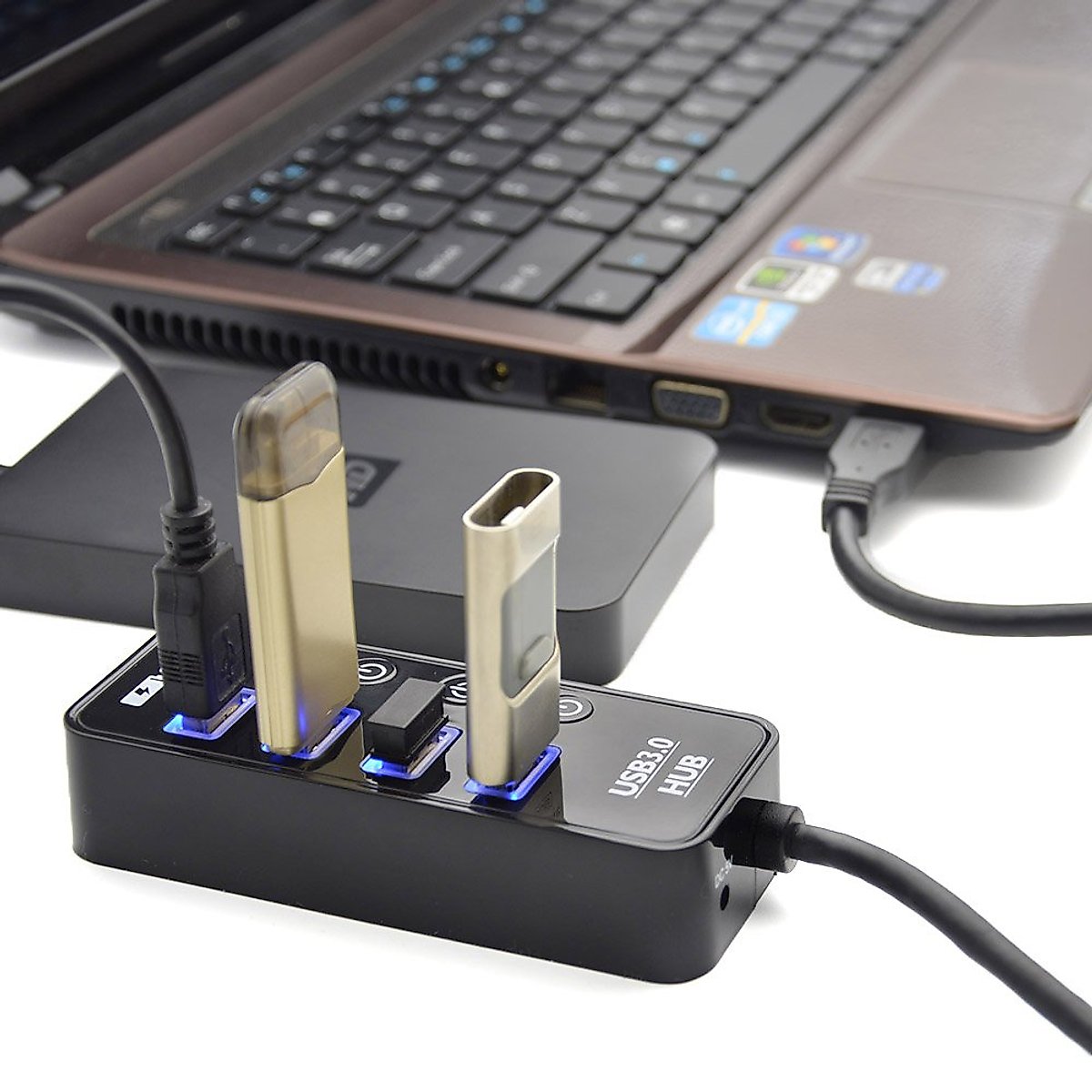 USB Hub 3.0 Powered, LYFNLOVE USB Extender 4-Port Data USB Hub with Power Adapter and 1 Smart Charging Port, USB Splitter with On/Off Switches for MacBook, Mac Pro/Mini, iMac, Surface Pro Laptop/PC