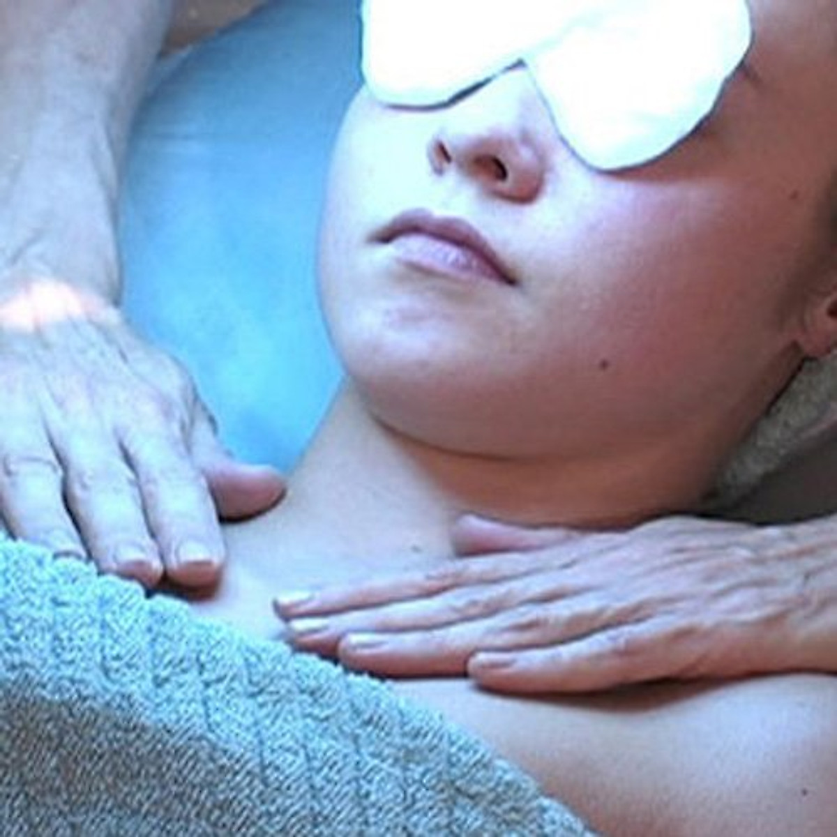 European Facials Volume 1 DVD - Great Video for Medical & Master Esthetician. Learn About Esthetician Supplies, Equipment (Table / Bed Setup, Steamer, Magnifying Lamp), Skin Analysis. Learn Skin Care Cleansing Treatments & Facial Massage. (1 Hr. 34 Mins.)