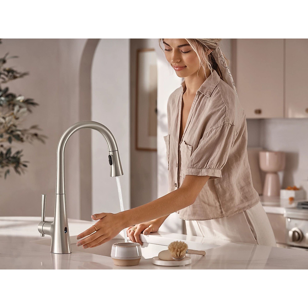 Moen 9126EWSRS Kurv Collection Motionsense Wave Sensor Touchless One Handle High Arc Pulldown Modern Kitchen Faucet Featuring Power Clean, Spot Resist Stainless
