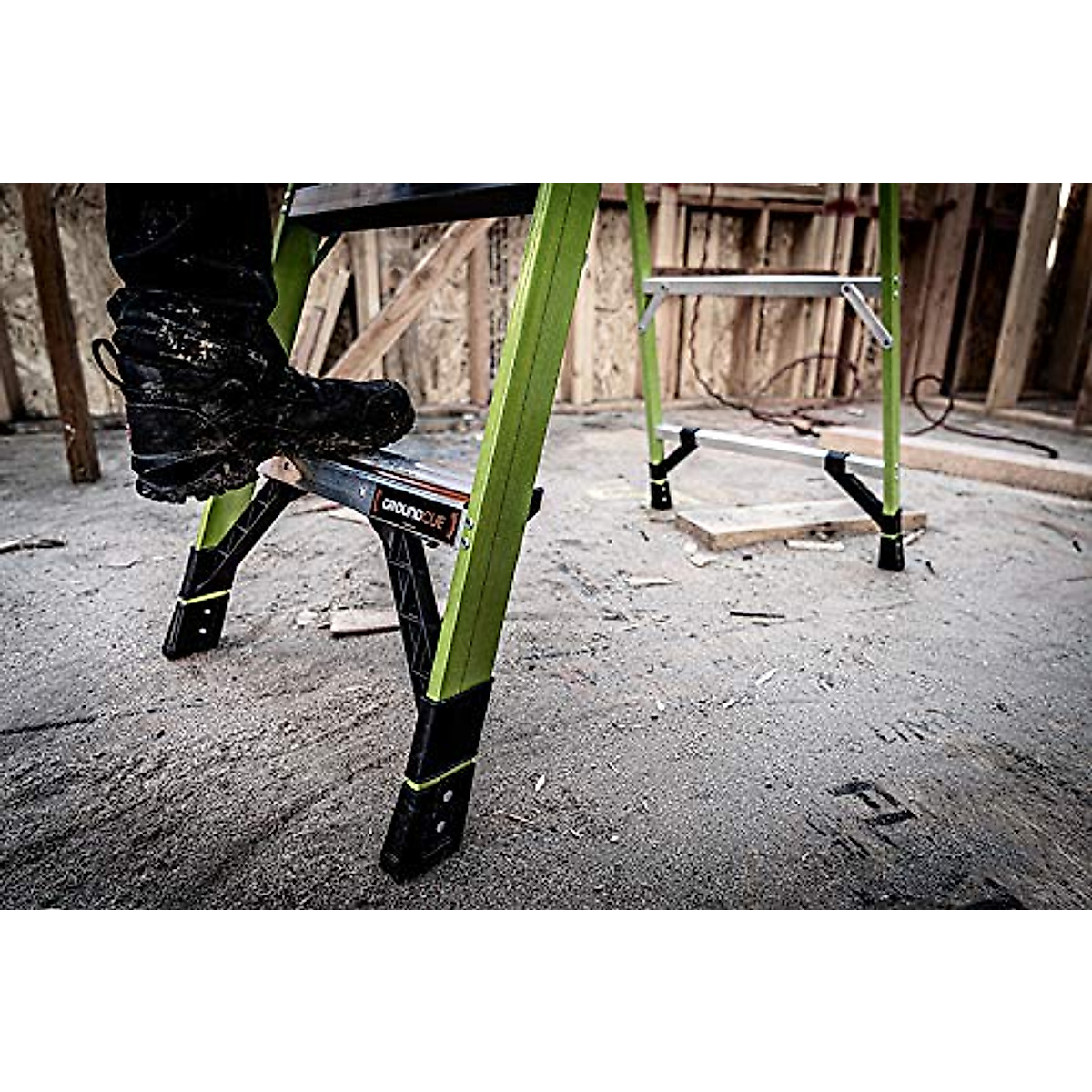 Little Giant Ladders, MightyLite, M4, 4 ft Stepladder, Ground Cue, Fiberglass, Type IAA, 375 lbs weight rating, Green, (15384-001)