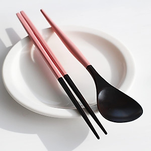 Chopsticks Reusable Korea traditional Spoon and Chopsticks Set, 2 Pair lacquer wooden Chopsticks Spoon (pink)