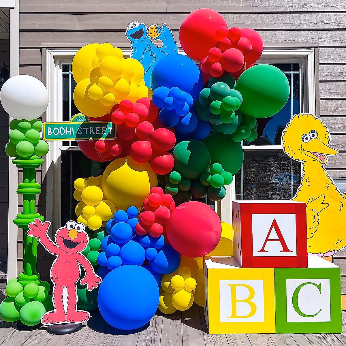 MOMOSHERO 165Pcs Red Blue Yellow Green Balloon Arch Garland Kit,with Star Foil Balloon Double Stuffed Red Blue Balloons for Super Bro Carnival Themed Birthday Party Decorations Video Game Baby Shower