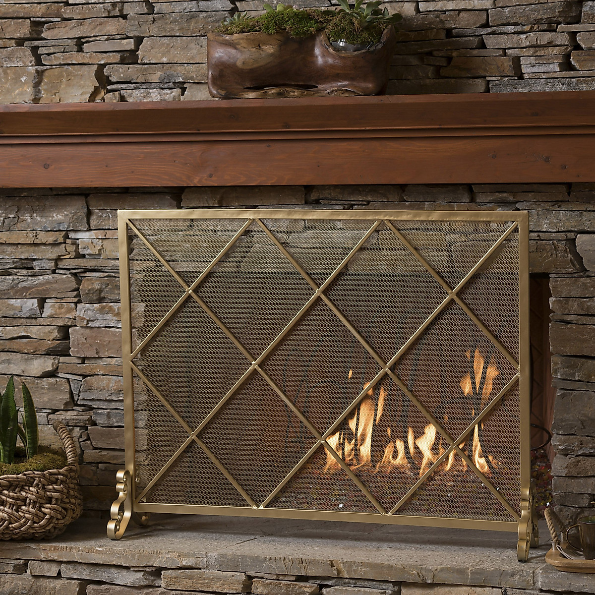 Christopher Knight Home Howell Single Panel Iron Fireplace Screen, Gold