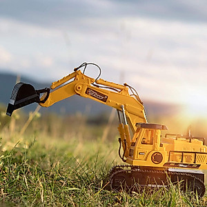 Top Race 7 Channel Full Functional RC Excavator, Battery Powered Electric Remote Control Construction Tractor with Lights and Sound (TR-111), Construction Trucks, RC Construction Vehicles, Big Truck