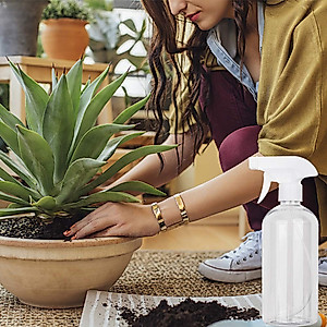 UUJOLY 16.9 oz Plastic Spray Bottle Trigger Empty Spray Bottles Clear Refillable Container for Water, Essential Oils, Hair, Cleaning Products, Adjustable Head Sprayer and Stream (2 Pack)