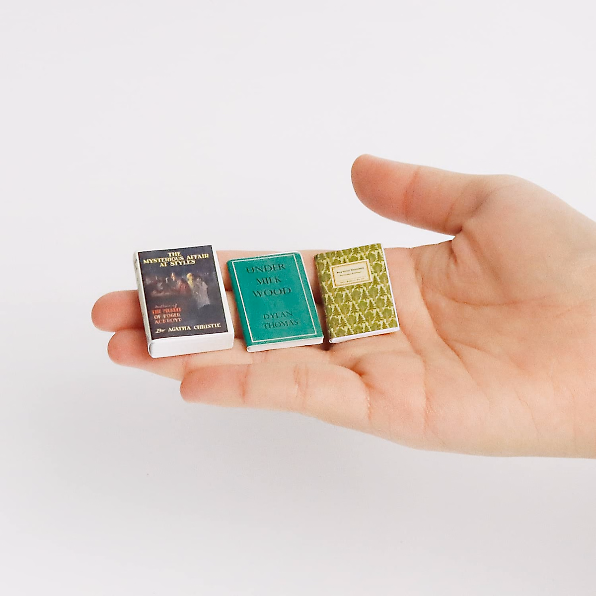 X Hot Popcorn Miniatures Dollhouse Books, 1:12 Scale Mini Books Library Bookshelf Fillers Mini House Accessories Wooden Mini Books Model Decoration for Doll House Decor 25PCS