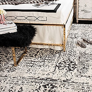 SAFAVIEH Evoke Collection Area Rug - 8' x 10', Ivory & Black, Oriental Medallion Distressed Design, Non-Shedding & Easy Care, Ideal for High Traffic Areas in Living Room, Bedroom (EVK260T)