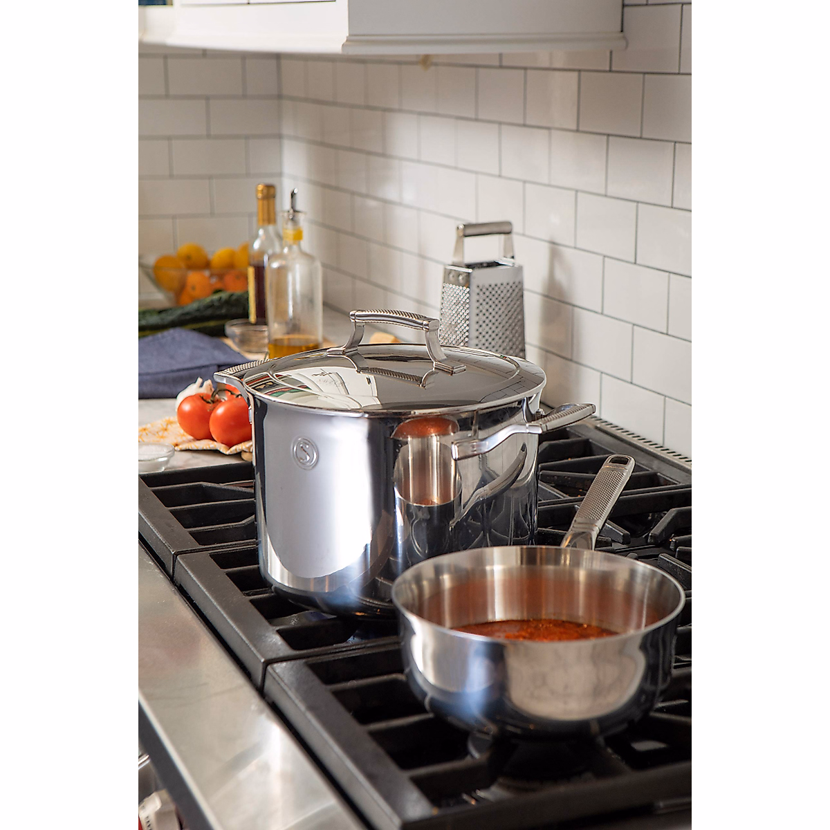 SAVEUR SELECTS Tri-ply Stainless Steel 8-Quart Stock Pot with Lid, Induction-ready, Dishwasher Safe, Voyage Series