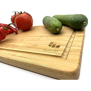 Personalized Cutting Board for Mom or Grandma, Custom Engraved Name and Text, Customized Mom and Grandma Gift from Daughter or Son, Kitchen Sign with Stand, 12 Designs and 3 Sizes