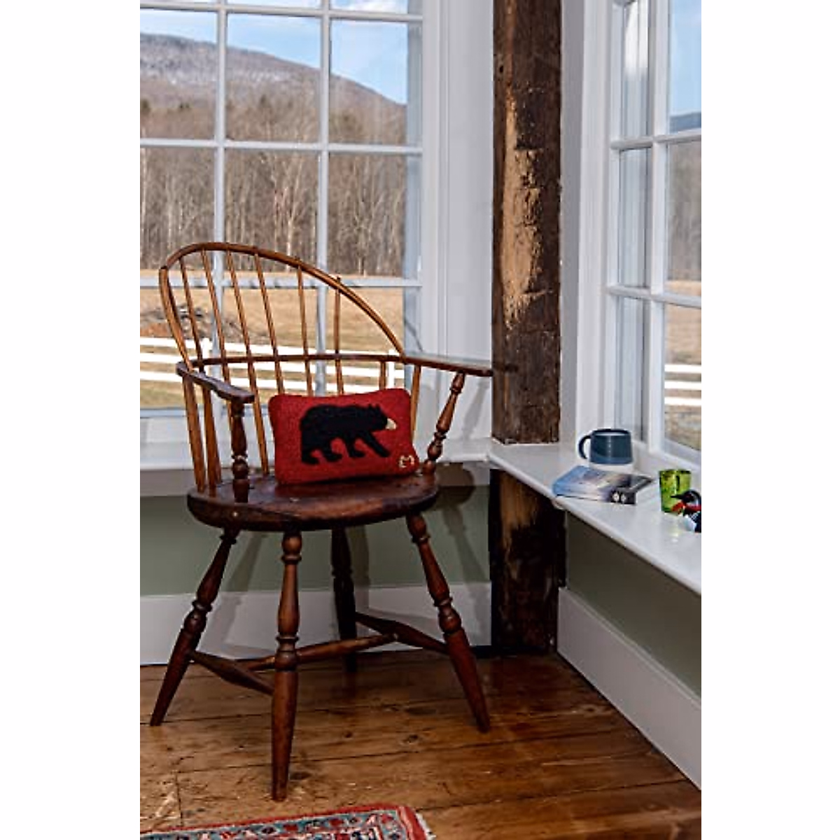 Chandler 4 Corners Artist-Designed Black Bear Hand-Hooked Wool Decorative Petite Throw Pillow (8” x 12”)