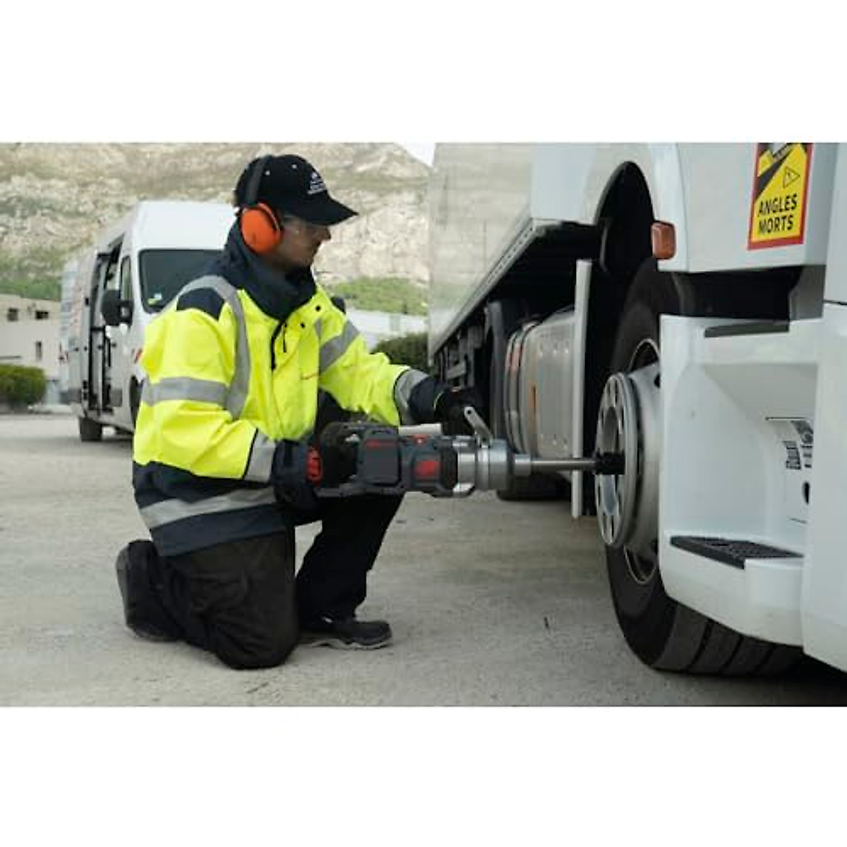 Ingersoll Rand W9691-K4E W9000 Series 20-Volt 1-Inch Cordless Impact Wrench Kit with Charger and 6-Inch Extended Anvil