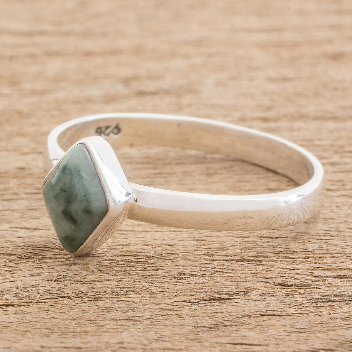 NOVICA Artisan Handmade Jade Single Stone Ring Green Rhombus from Guatemala Sterling Silver Cocktail Geometric [crownbezel 0.4 in L x 0.2 in W x 0.2 in H Band Width 2 mm W] ' Love Rhombus in Green'