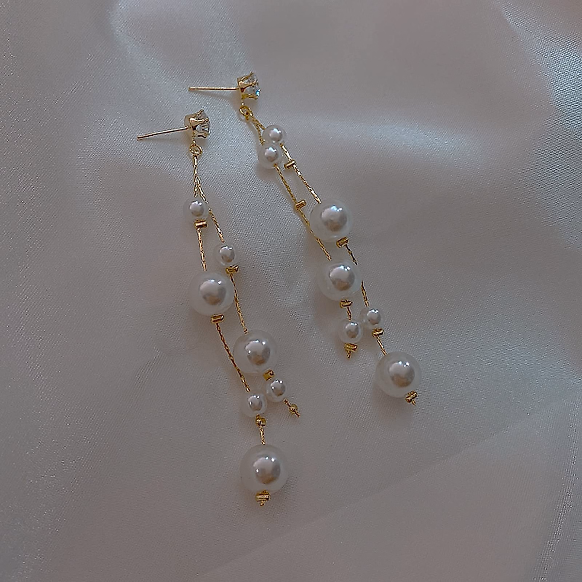 Aradio long pearl earrings Gold Long Tassel Pearl Earrings for Women 925 Sterling Silver needle Simulated Shell Pearl Earrings White Pearl Dangle Earrings Hypoallergenic Drop Pearl Earrings Dangle.