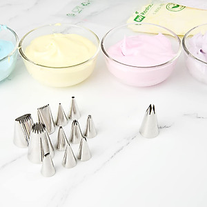 Restaurantware Pastry Tek Piping Tip 1 Open Star Decorating Tip - #1M Dent-Resistant Stainless Steel Icing Tip Dishwasher-Safe Decorate Cupcakes Cakes or Cookies