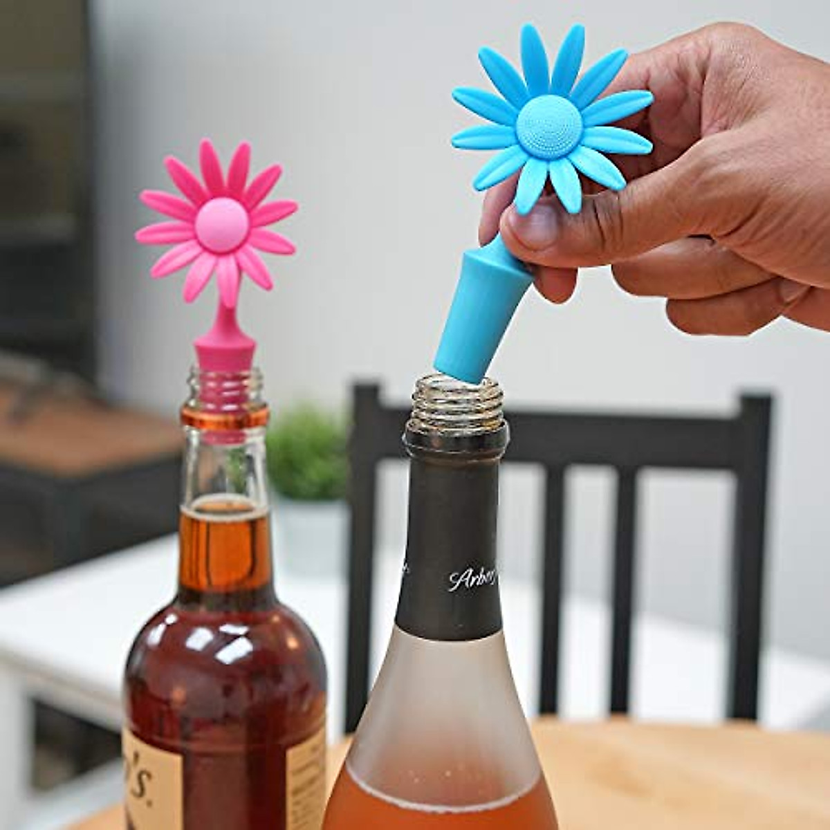 Southern Homewares Flower Bottle Stoppers - 4 Pack - Made of Silicone