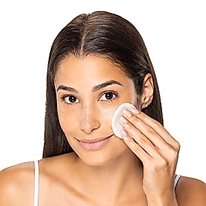 Neutrogena Skin Perfecting Daily Liquid Facial Exfoliant with 7% Glycolic/Citric Acid Blend for Oily Skin, Smoothing & Clarifying Leave-On Face Exfoliator, Oil- & Fragrance-Free, 4 fl. oz