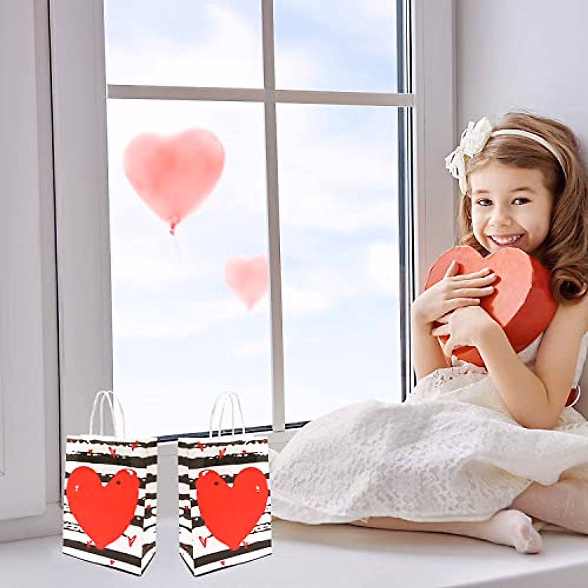 24 Pieces Valentines Day Paper Bags Gift Bags Valentine's Day Party Kraft Bags Red Color Hearts Bags with Handle Treat Bags for Kids Wrapping Holiday Valentines Day Goody Bags