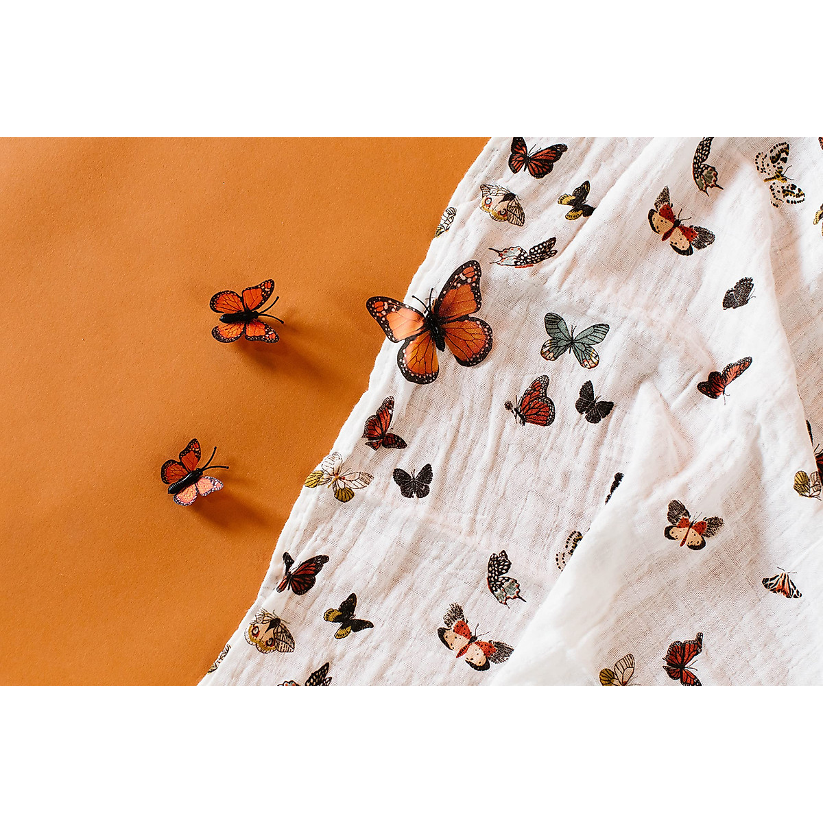 CLEMENTINE KIDS Muslin Infant Swaddles (Butterfly Swarm)