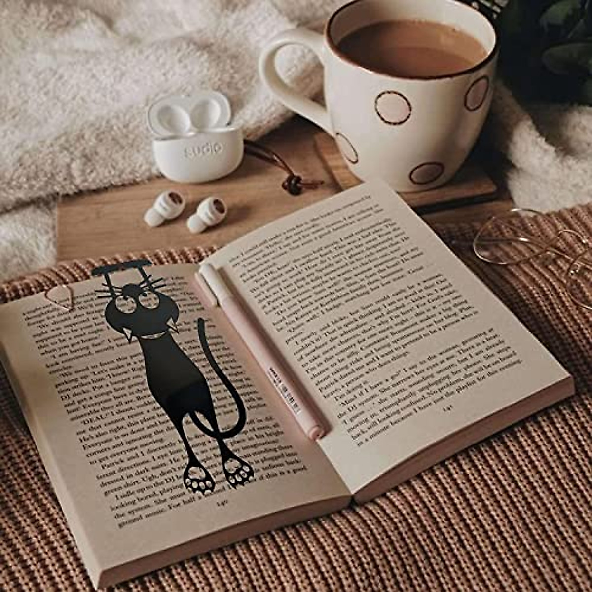 Curious Cat Bookmark for Cat Lovers - Locate Reading Progress with Cute Cat Paws Cute Cat Bookmarks 3D PVC Cat Book Markers Cartoon Animal Book Marks for School Office Home Supplies (2pcs)
