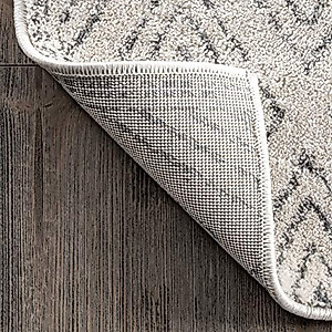 nuLOOM Sarina Diamonds Area Rug, 4 ft x 6 ft, Grey